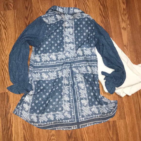 Lulumari | Tops | Lulumari Bandana Chambray Print Gauzy Tunic Top ...